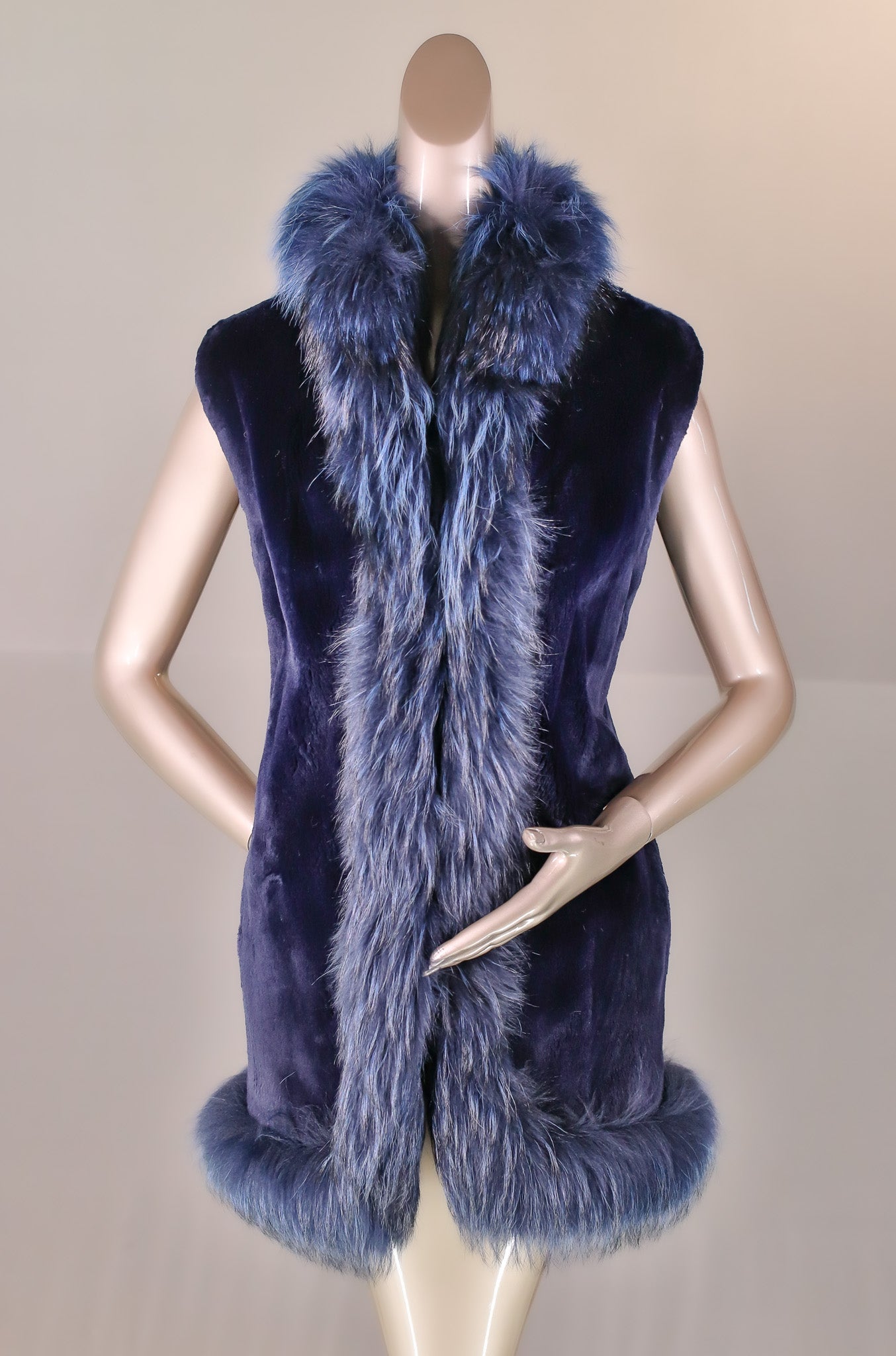Long Sheared Beaver Vest with Silver Fox All-Around Trim – Alaska Fur Gallery, Inc.